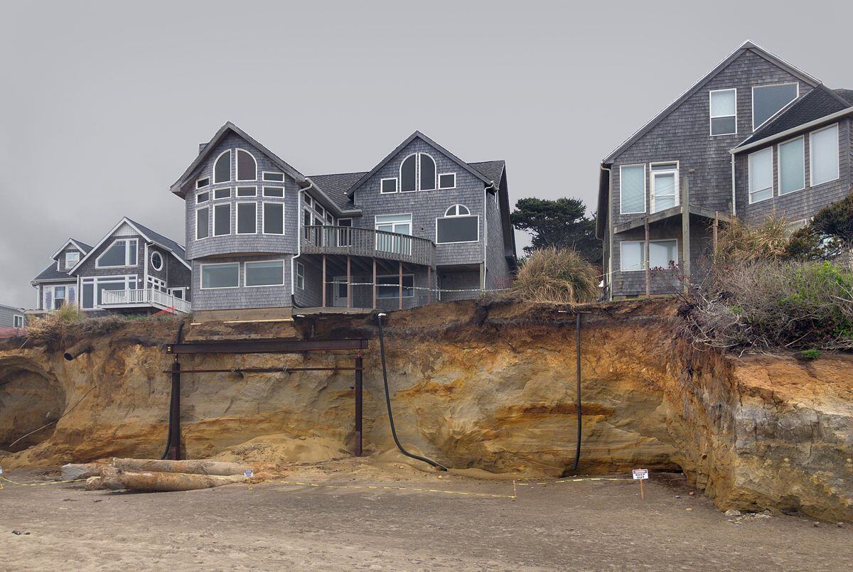 Governor Signs Two Bills to Better Oregon's Beaches